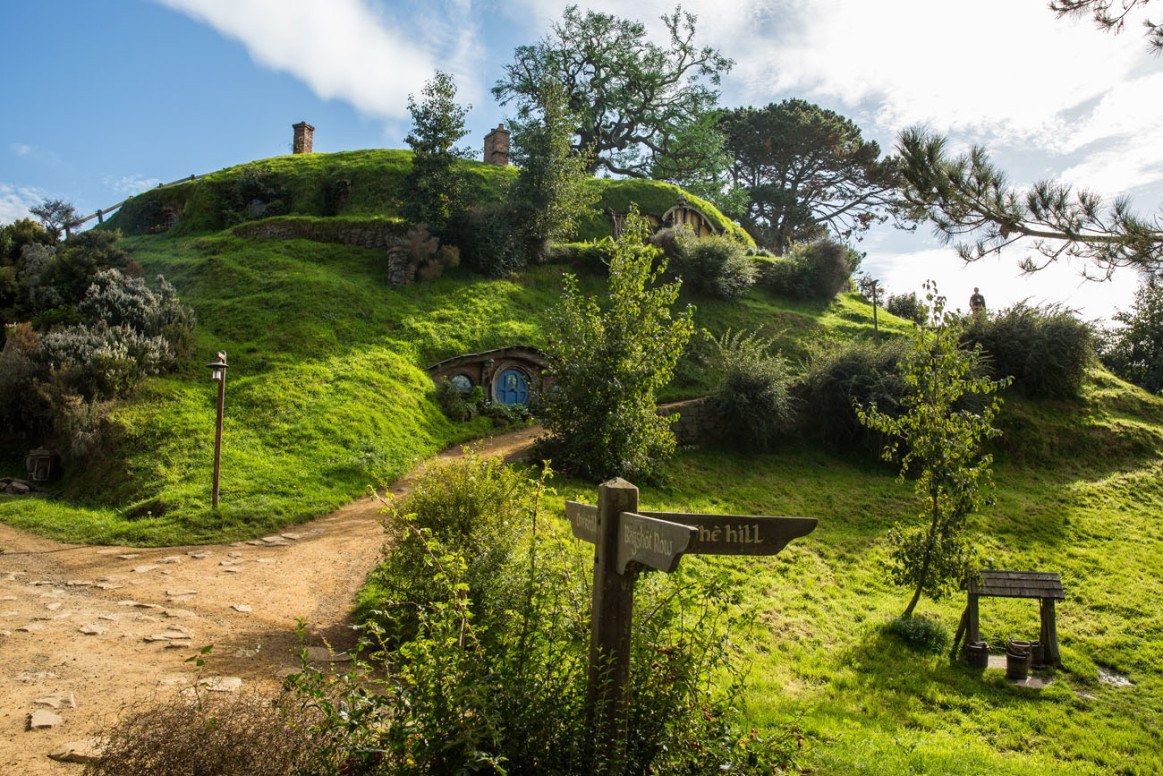 Photo Tour of the Hobbiton Movie Set – Earth Trekkers
