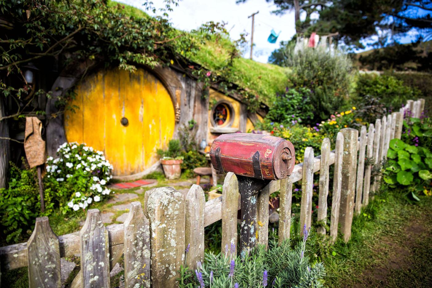 Photo Tour of the Hobbiton Movie Set | Earth Trekkers