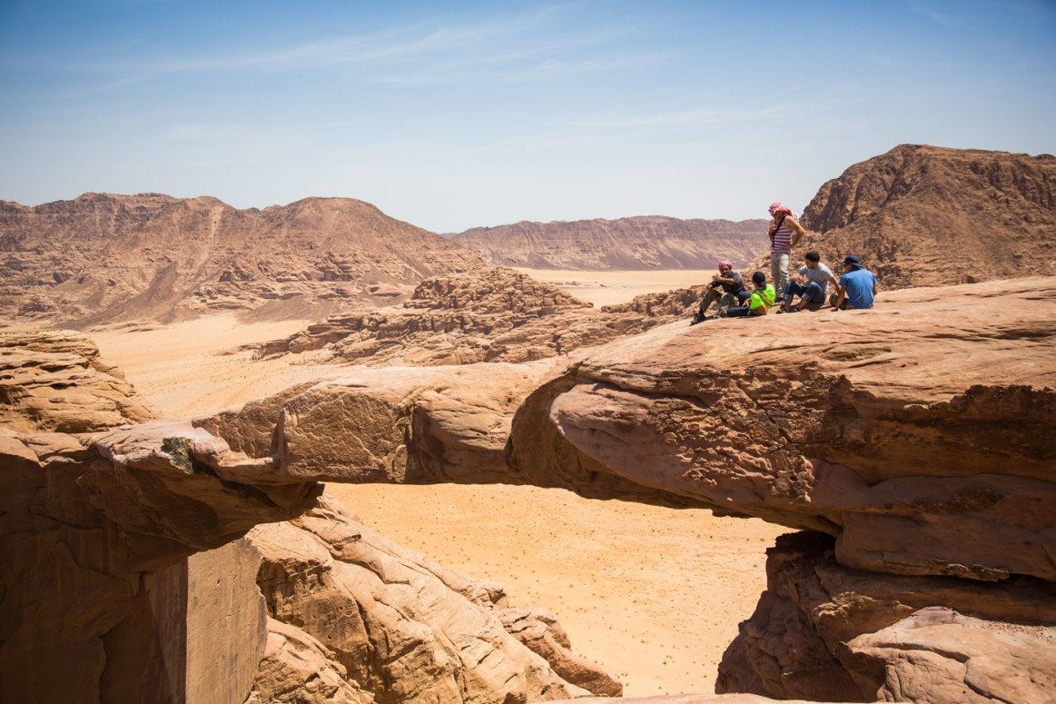 How to Hike to the Jebel Burdah Rock Bridge, Wadi Rum – Earth Trekkers
