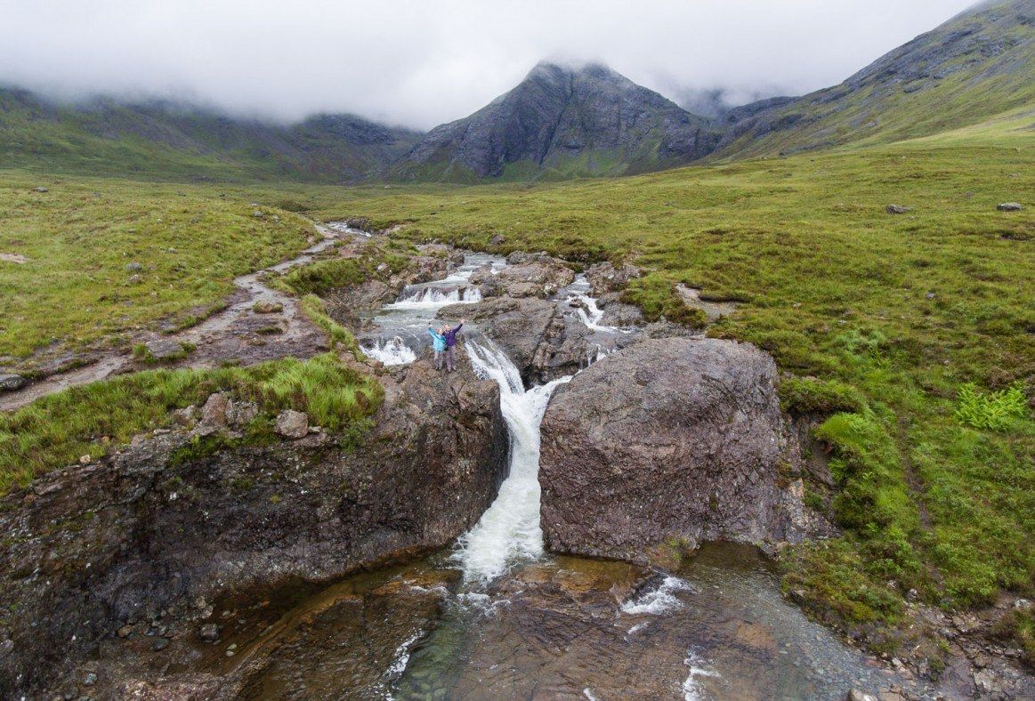 How to Visit the Fairy Pools on the Isle of Skye – Earth Trekkers