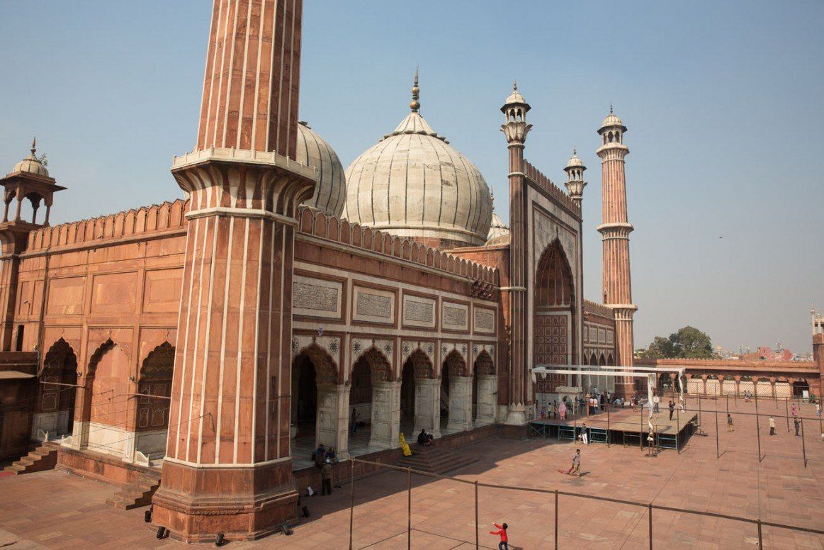 Walking Through Chaotic Old Delhi, India – Earth Trekkers