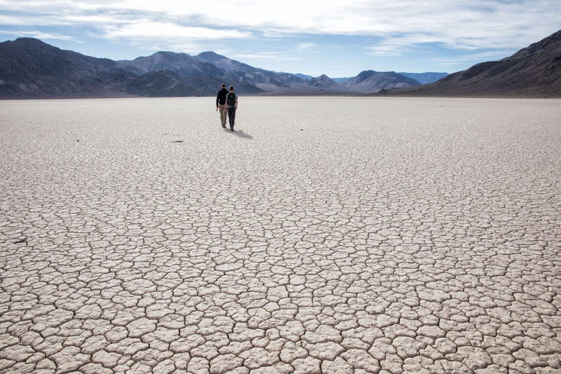 How to Visit Racetrack Playa in Death Valley National Park – Earth Trekkers