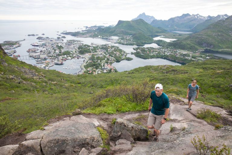 How to Hike Svolvaer Fløya & Djevelporten in the Lofoten Islands ...