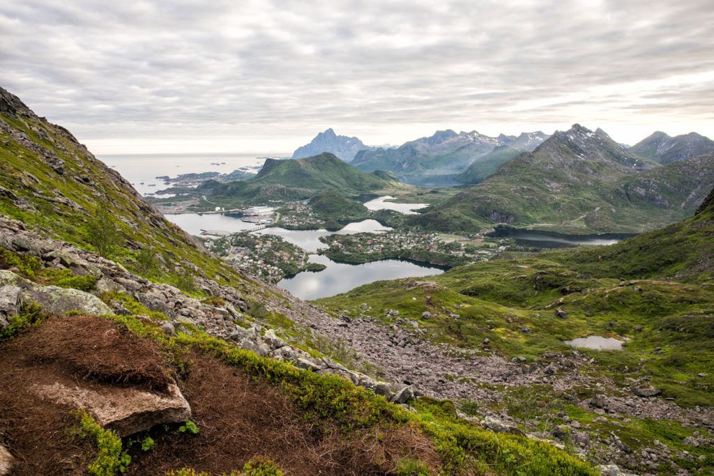 How to Hike Svolvaer Fløya & Djevelporten in the Lofoten Islands ...