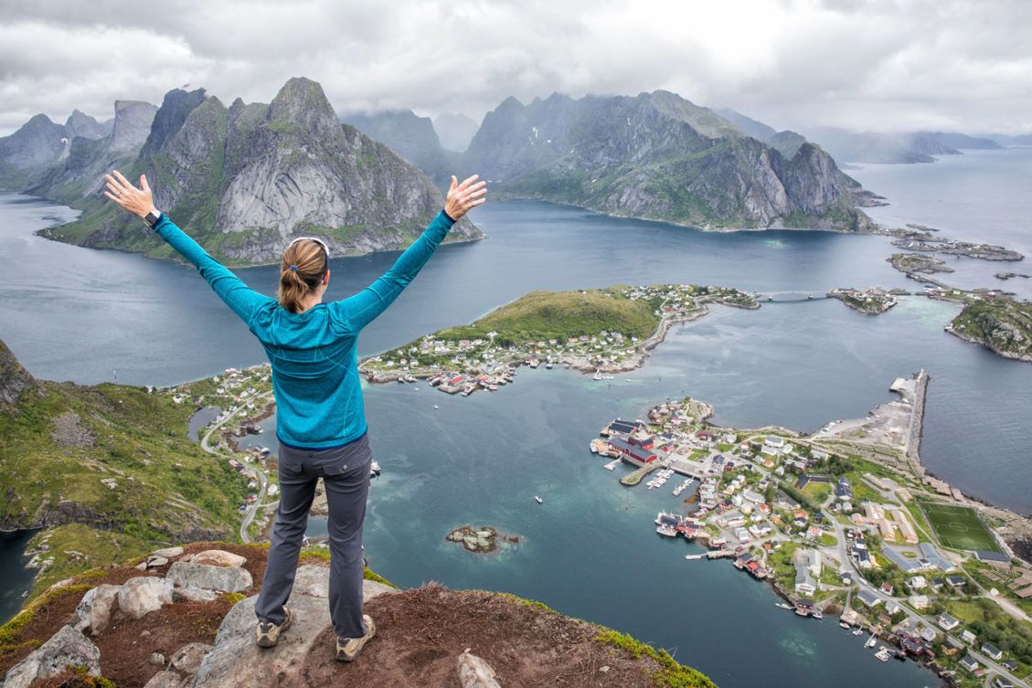 How to Hike Reinebringen (+ Helpful Tips & Photos) – Earth Trekkers