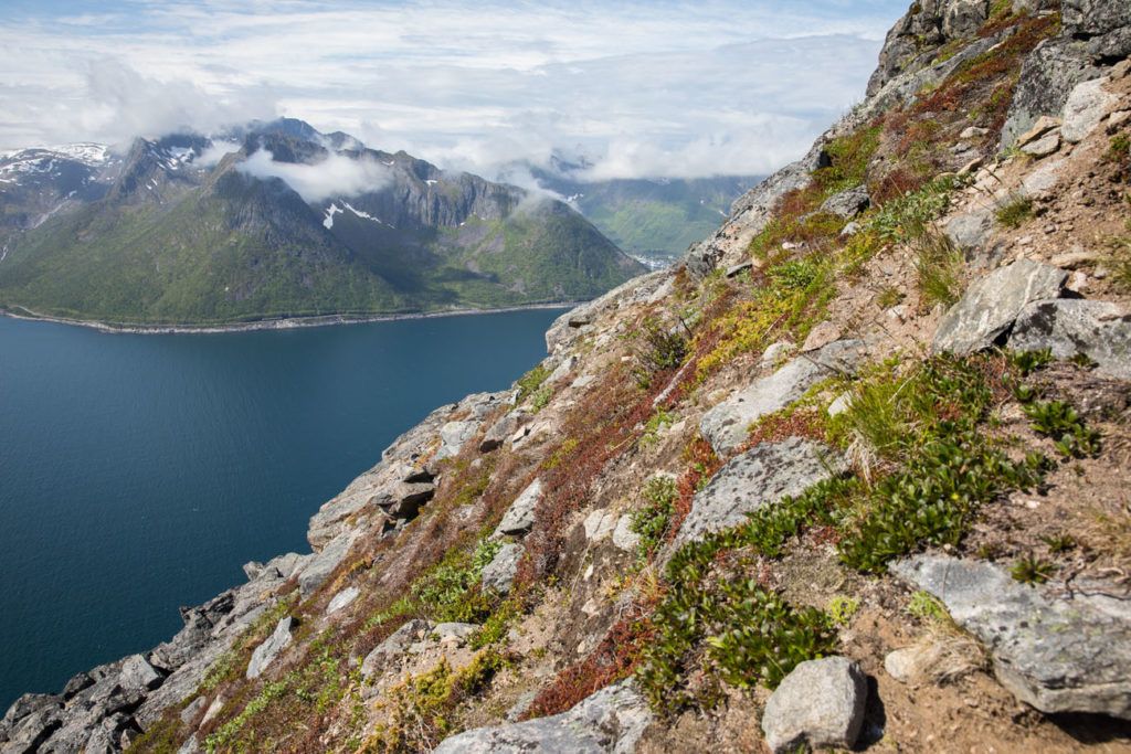 How to Hike Segla, One of Senja’s Most Popular Hikes – Earth Trekkers