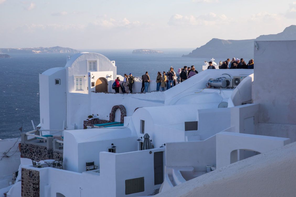 Sunset in Oia, Santorini: 2 Amazing Photography Locations – Earth Trekkers