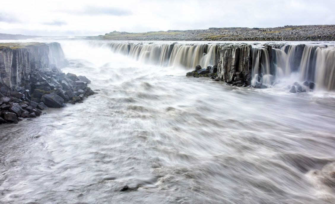 How to Visit Dettifoss and Selfoss Waterfalls in Iceland | Earth Trekkers
