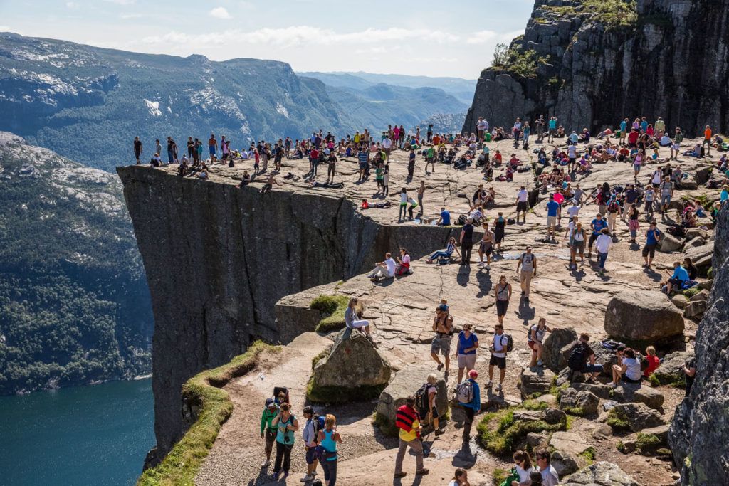 How to Hike to Pulpit Rock in Norway (+ HELPFUL Tips) – Earth Trekkers