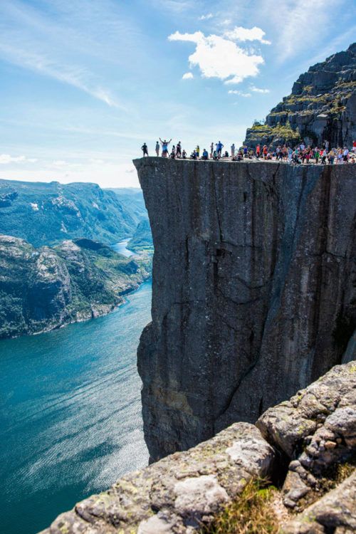 How to Hike to Pulpit Rock in Norway (+ HELPFUL Tips) – Earth Trekkers