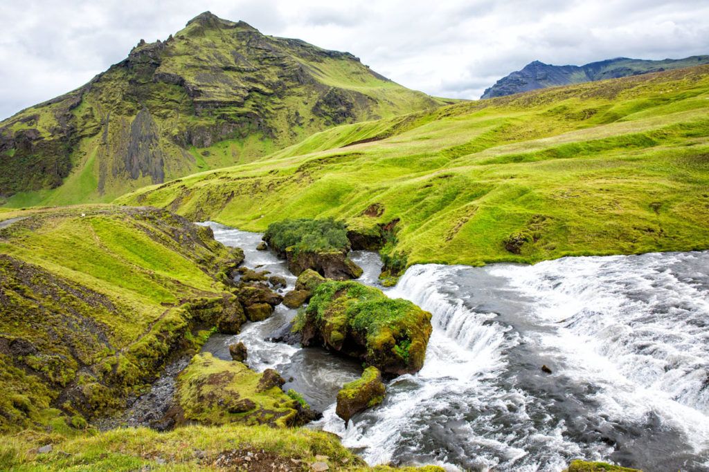Skógafoss and the Amazing Waterfall Way Hike – Earth Trekkers