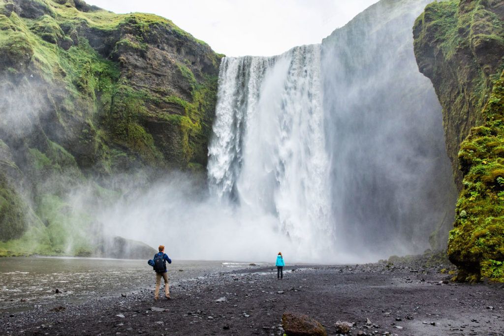 Skógafoss and the Amazing Waterfall Way Hike – Earth Trekkers