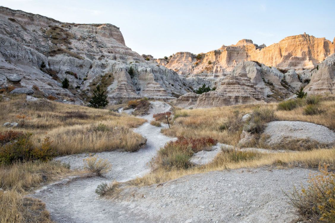 How to Hike the Notch Trail in Badlands National Park – Earth Trekkers