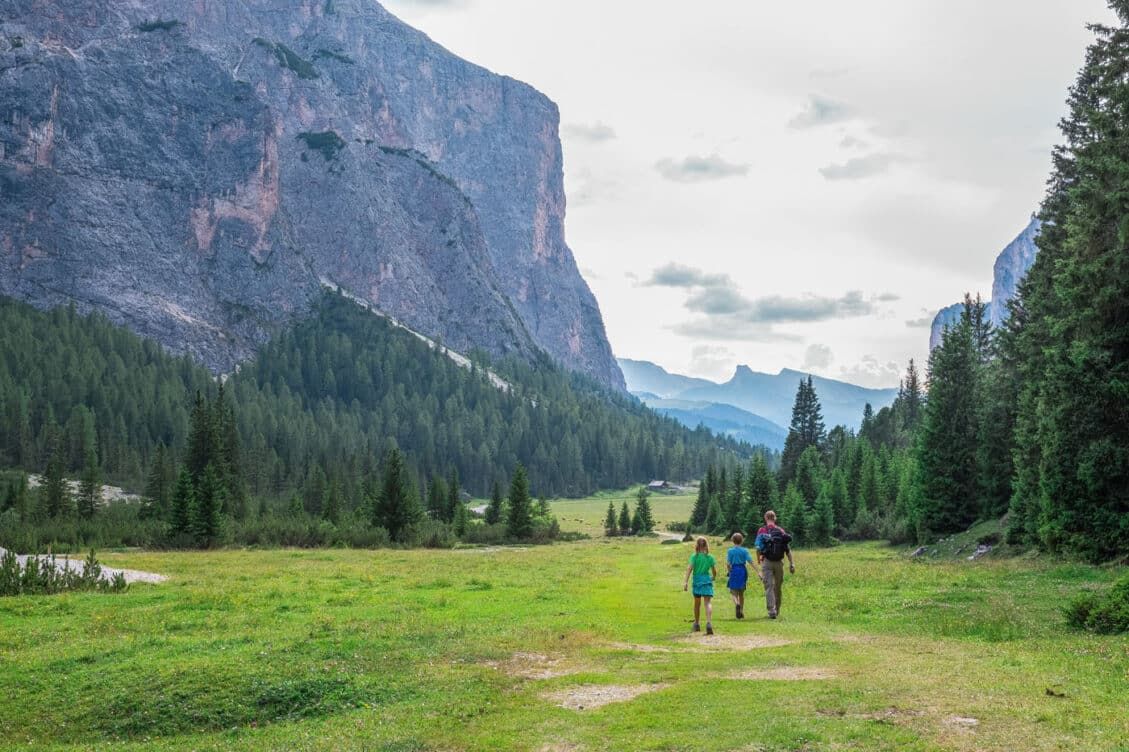How to Hike the Puez-Odle Altopiano Trail in the Dolomites – Italy ...