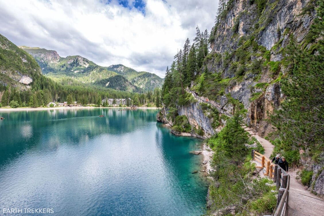 Best Way to Visit Lago di Braies (HELPFUL Tips & Photos) – Earth Trekkers