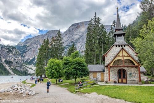 Best Way to Visit Lago di Braies (HELPFUL Tips & Photos) – Earth Trekkers