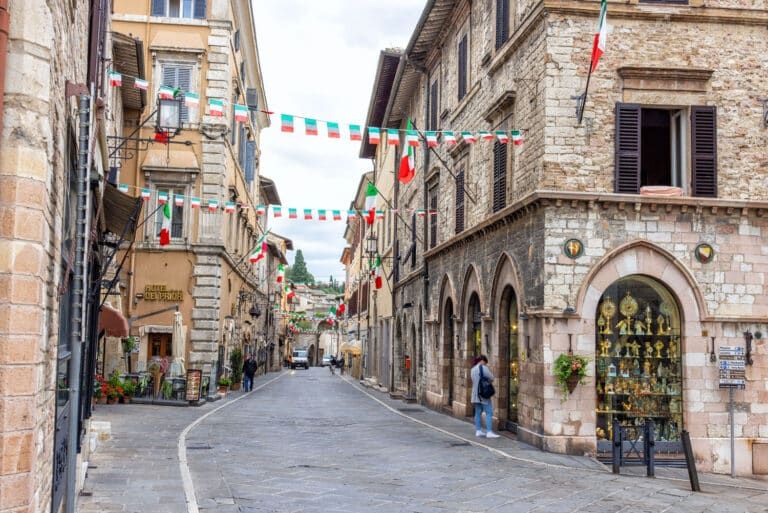 16 Wonderful Things to Do in Assisi (+ Helpful Tips & Map) – Earth Trekkers