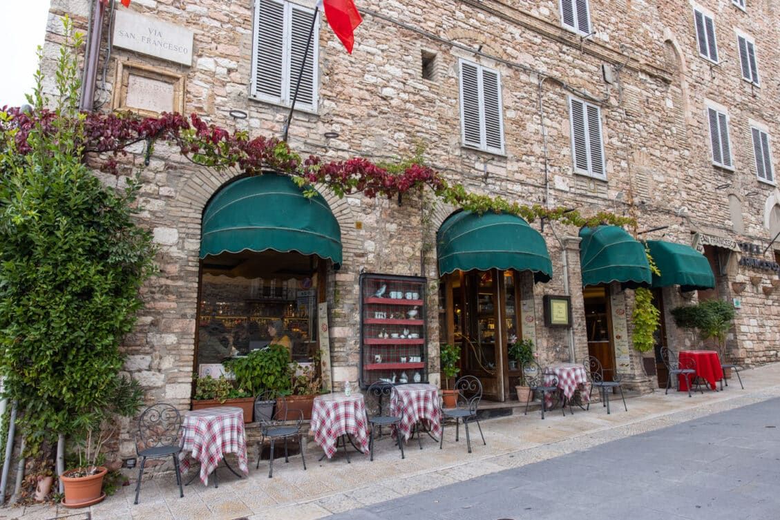 16 Wonderful Things to Do in Assisi (+ Helpful Tips & Map) – Earth Trekkers