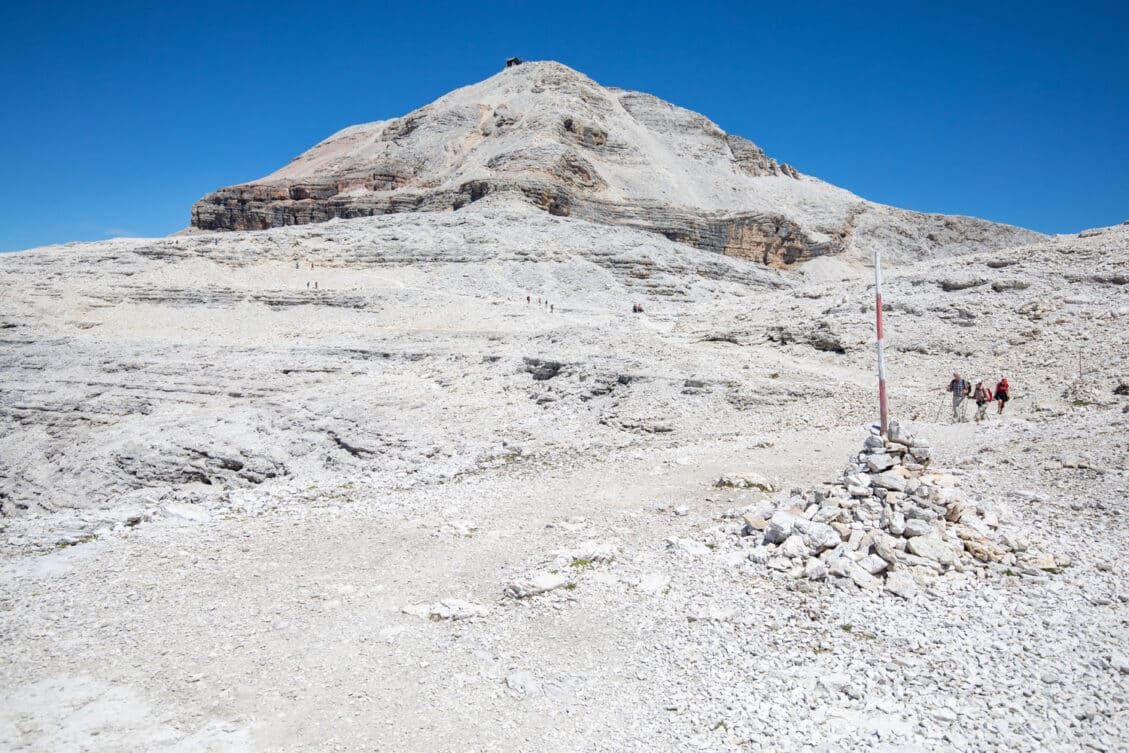 Piz Boè Hiking Guide: Map, Hiking Stats, Trail Guide & Photos – Earth ...