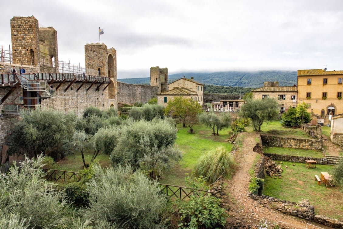 Monteriggioni: Photos, Things to Do, and Helpful Tips – Earth Trekkers
