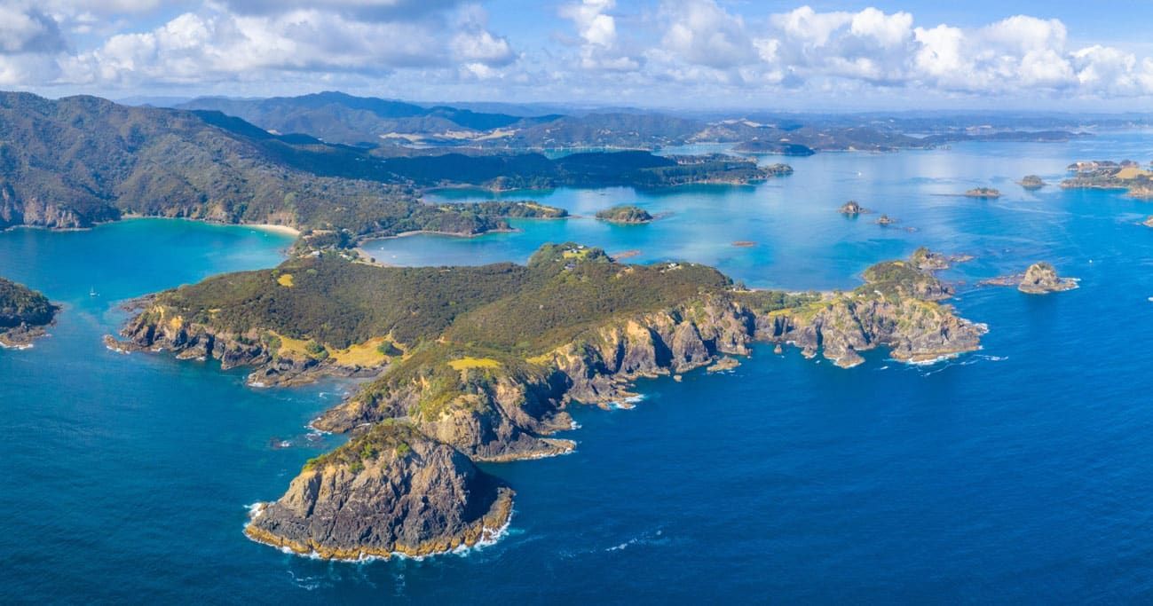 Bay of Islands | Things to Do, Map, Photos & HELPFUL Tips – Earth Trekkers