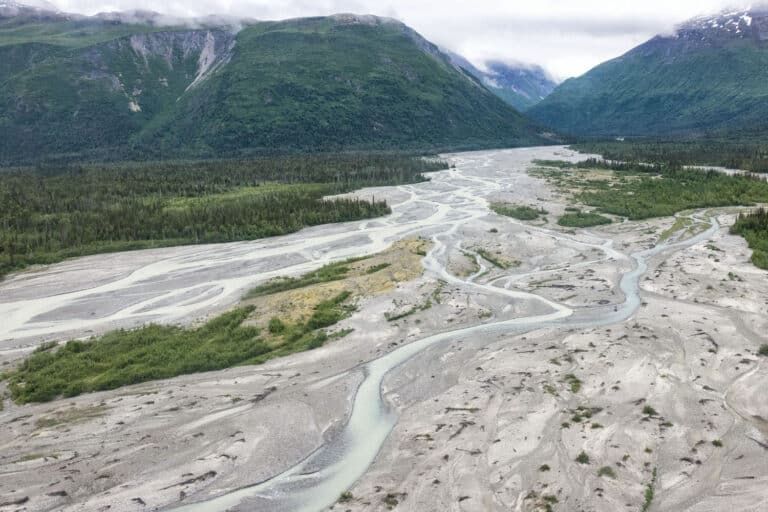 10 Epic Things to Do in Lake Clark National Park – Earth Trekkers