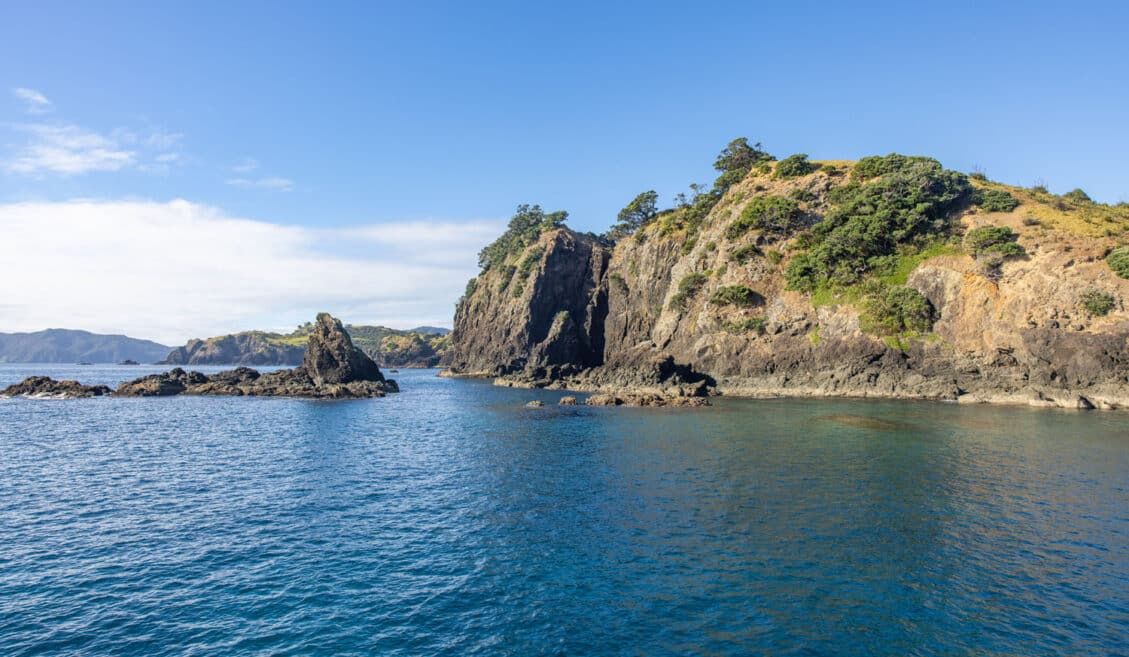 Bay of Islands | Things to Do, Map, Photos & HELPFUL Tips – Earth Trekkers